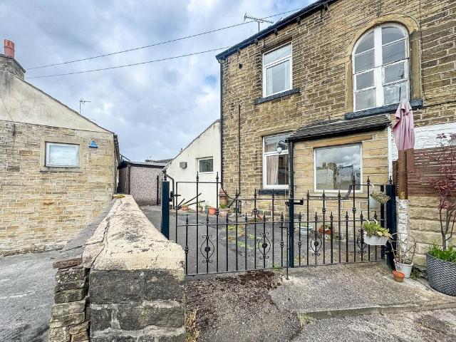 2 bedroom end of terrace house for sale