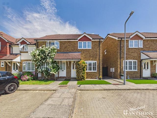 2 bedroom end of terrace house for sale