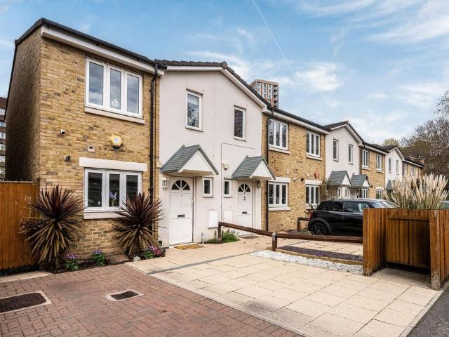 2 bedroom end of terrace house for sale