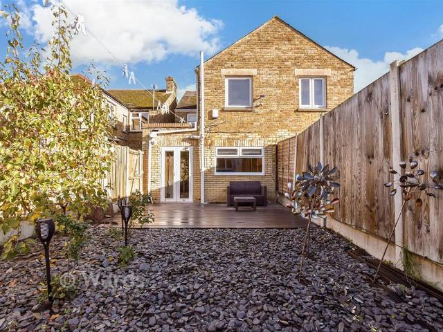 2 bedroom end of terrace house for sale