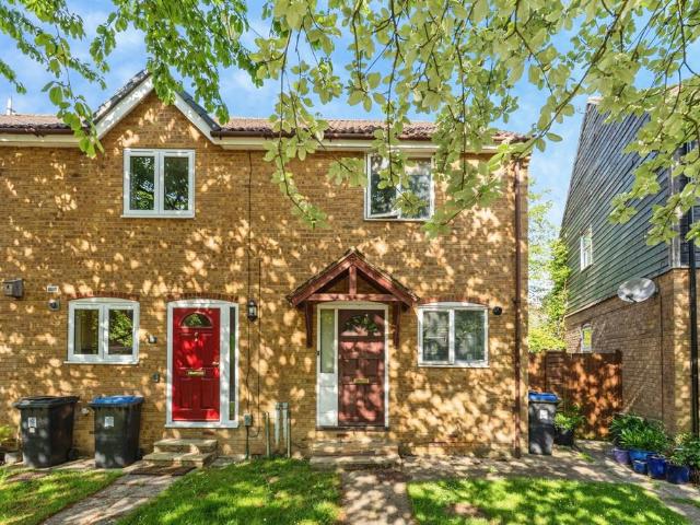 2 bedroom end of terrace house for sale
