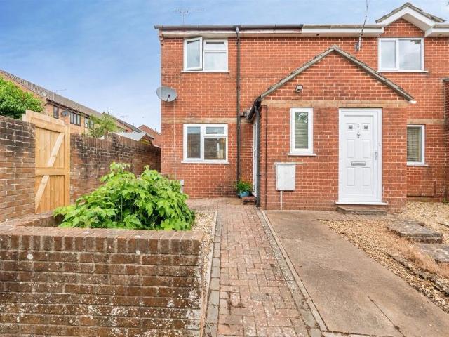 2 bedroom end of terrace house for sale