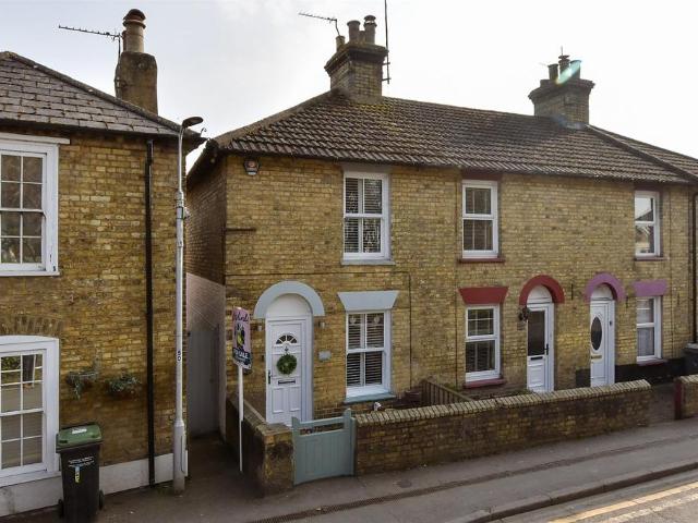 2 bedroom end of terrace house for sale