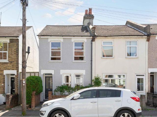 2 bedroom end of terrace house for sale