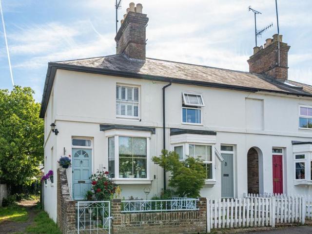 2 bedroom end of terrace house for sale