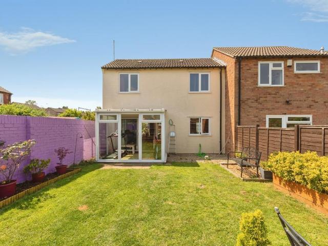 2 bedroom end of terrace house for sale