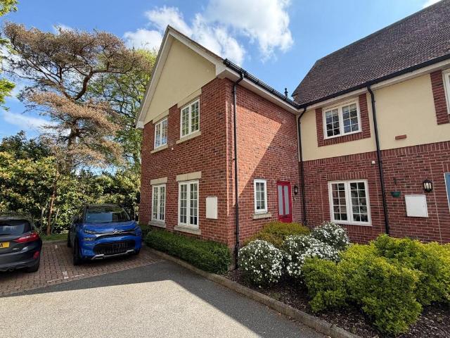2 bedroom end of terrace house for sale