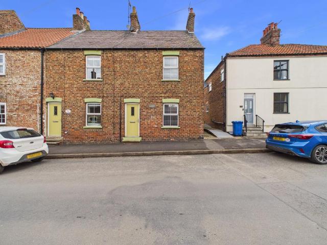 2 bedroom end of terrace house for sale