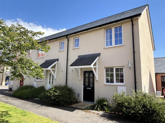 2 bedroom end of terrace house for sale