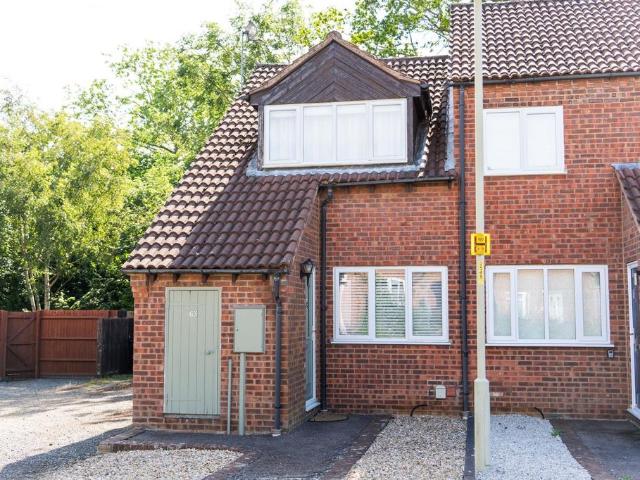 2 bedroom end of terrace house for sale