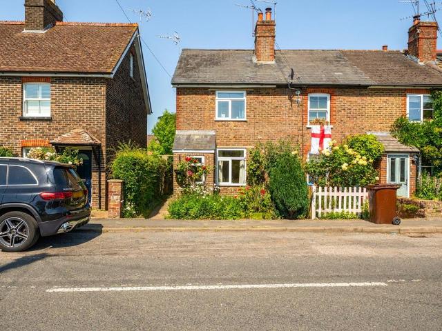 2 bedroom end of terrace house for sale