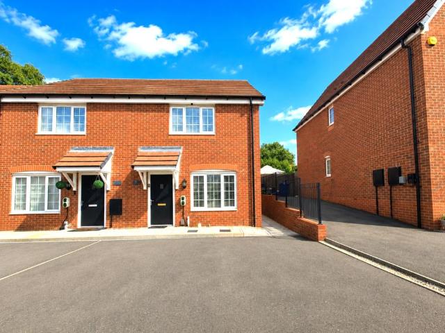 2 bedroom end of terrace house for sale