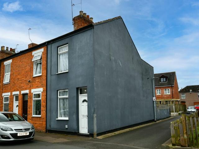 2 bedroom end of terrace house for sale