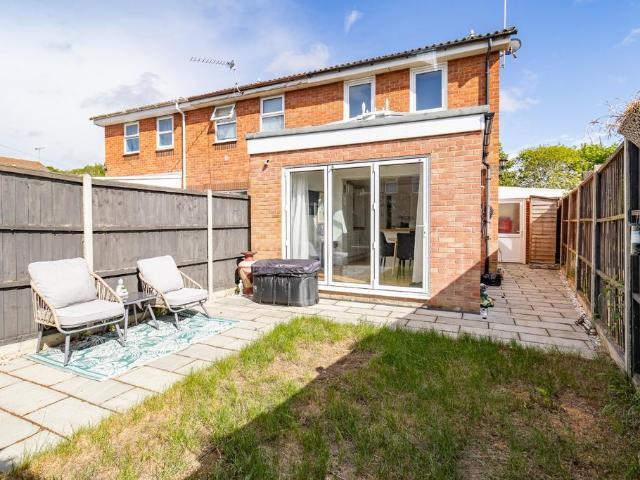 2 bedroom end of terrace house for sale