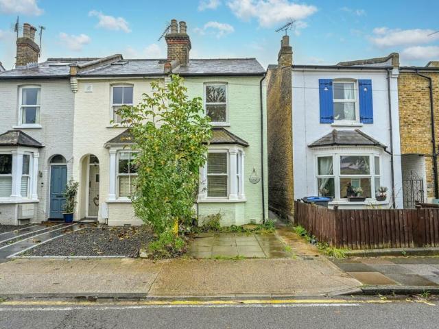 2 bedroom end of terrace house for sale