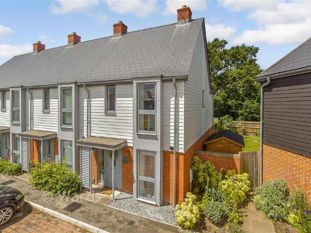 2 bedroom end of terrace house for sale