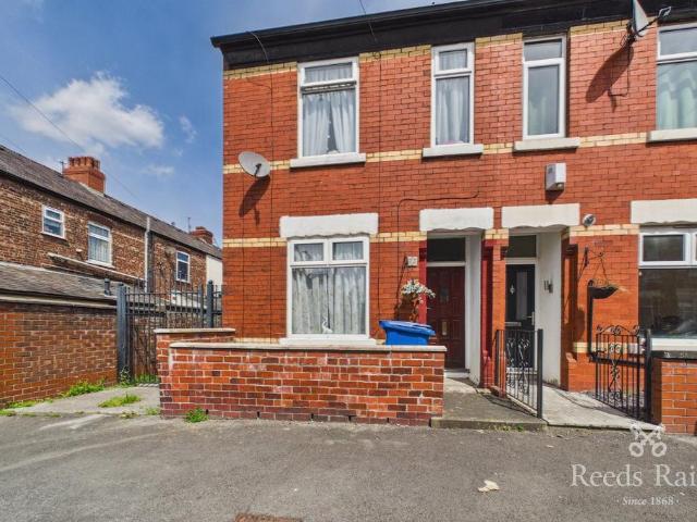 2 bedroom end of terrace house for sale