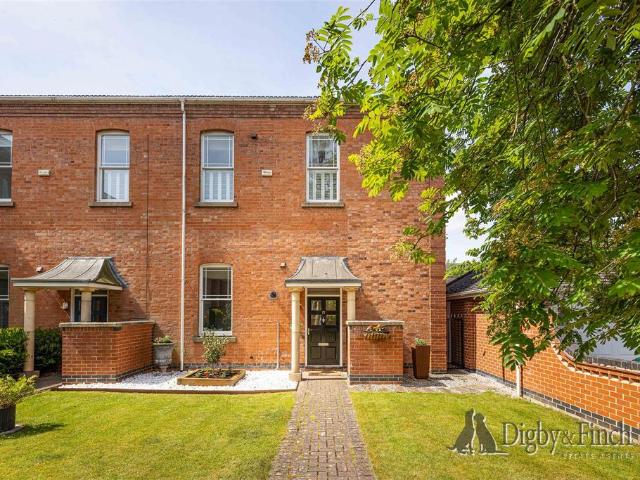 2 bedroom end of terrace house for sale