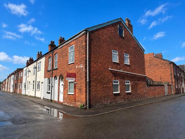 2 bedroom end of terrace house for sale