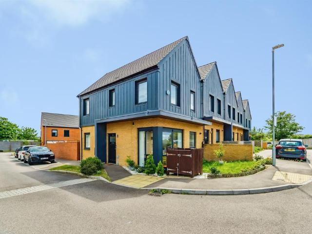 2 bedroom end of terrace house for sale