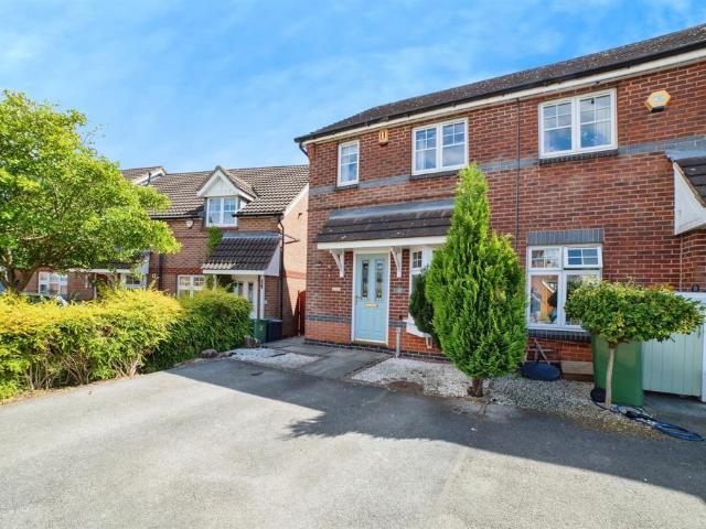 2 bedroom end of terrace house for sale