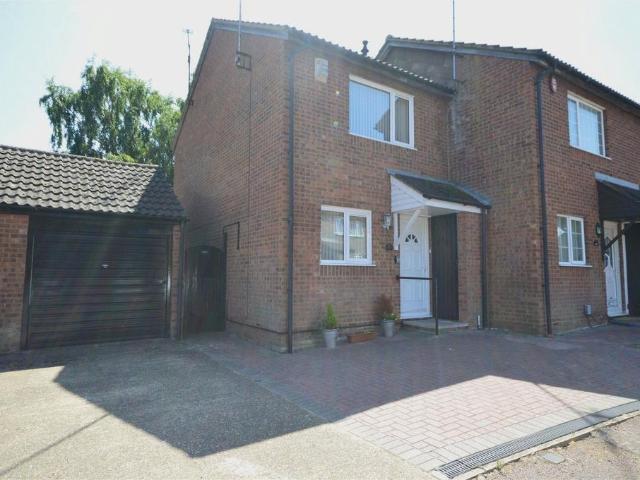 2 bedroom end of terrace house for sale
