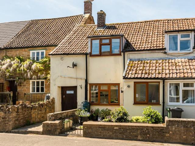 2 bedroom end of terrace house for sale