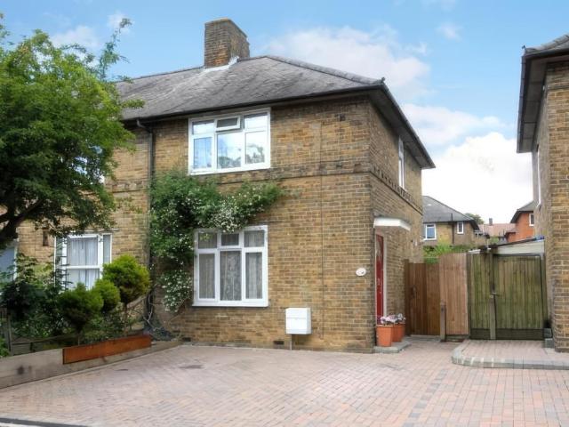 2 bedroom end of terrace house for sale