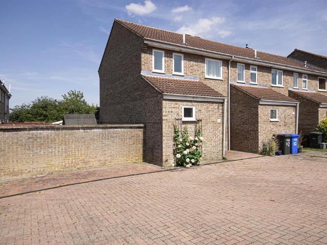 2 bedroom end of terrace house for sale