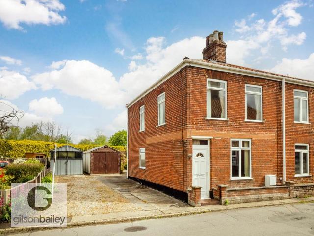 2 bedroom end of terrace house for sale