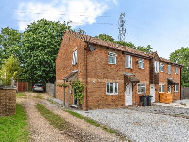 2 bedroom end of terrace house for sale