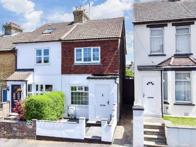 2 bedroom end of terrace house for sale
