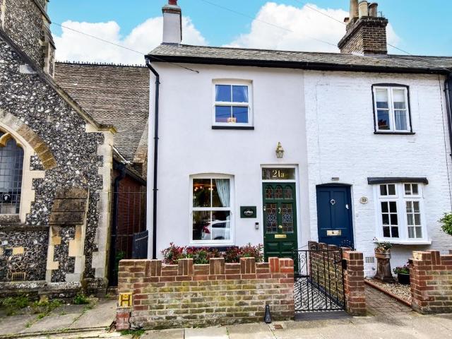 2 bedroom end of terrace house for sale