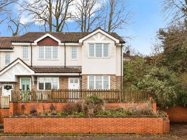 2 bedroom end of terrace house for sale