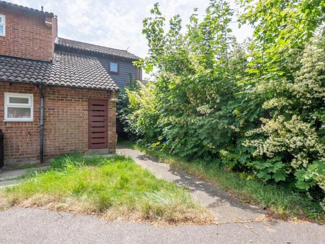 2 bedroom end of terrace house for sale
