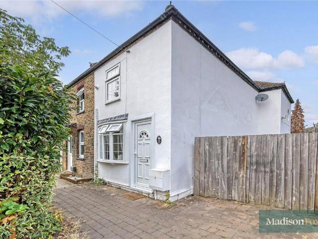 2 bedroom end of terrace house for sale