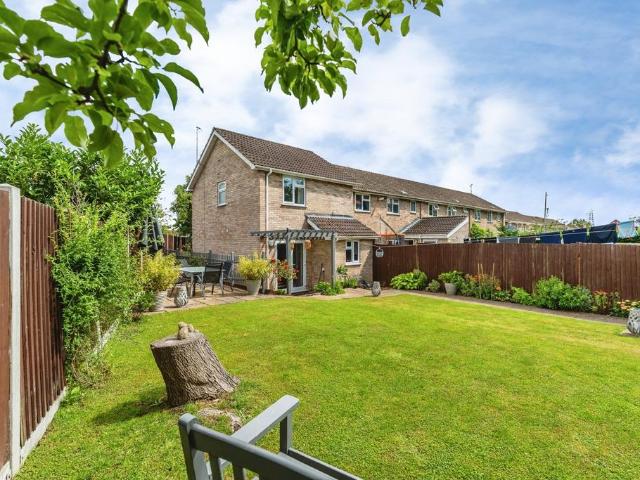 2 bedroom end of terrace house for sale