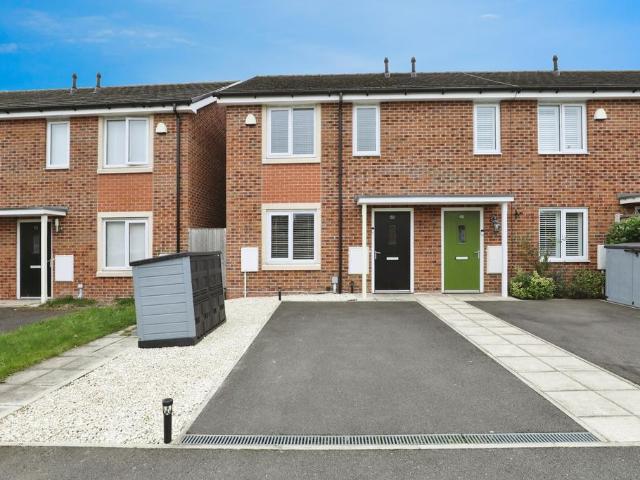 2 bedroom end of terrace house for sale