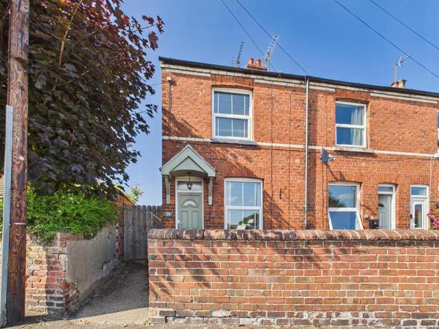 2 bedroom end of terrace house for sale