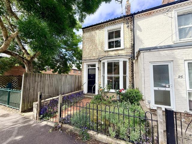 2 bedroom end of terrace house for sale