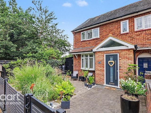2 bedroom end of terrace house for sale