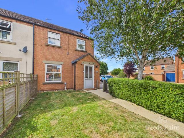 2 bedroom end of terrace house for sale