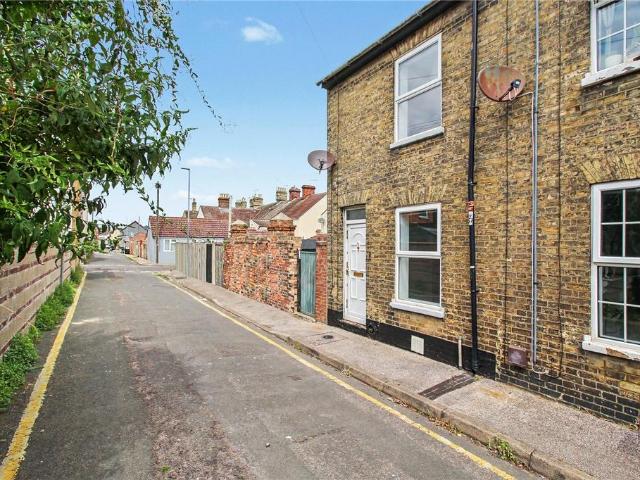 2 bedroom end of terrace house for sale