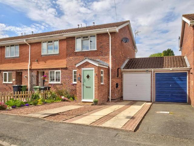 2 bedroom end of terrace house for sale