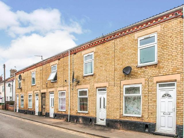 2 bedroom end of terrace house for sale