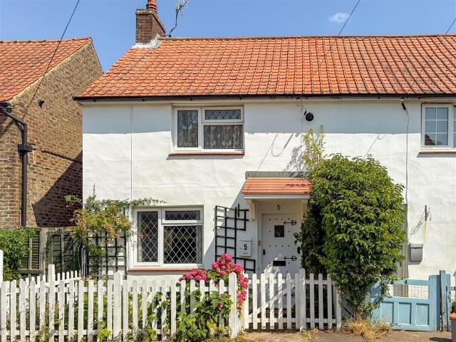 2 bedroom end of terrace house for sale