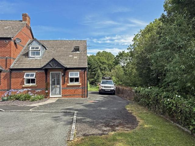 2 bedroom end of terrace house for sale