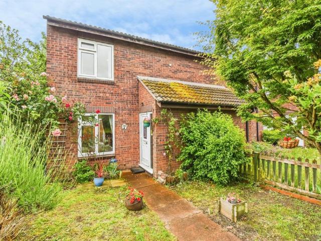 2 bedroom end of terrace house for sale