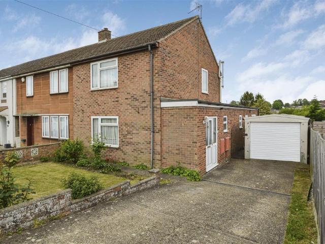 2 bedroom end of terrace house for sale