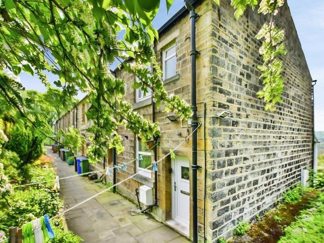 2 bedroom end of terrace house for sale